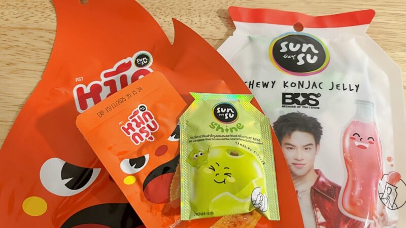 スパイシースナックMuek Groob-新しいフレーバーが登場！人気のタイお菓子食べ比べシュノーケリングアットプーケット